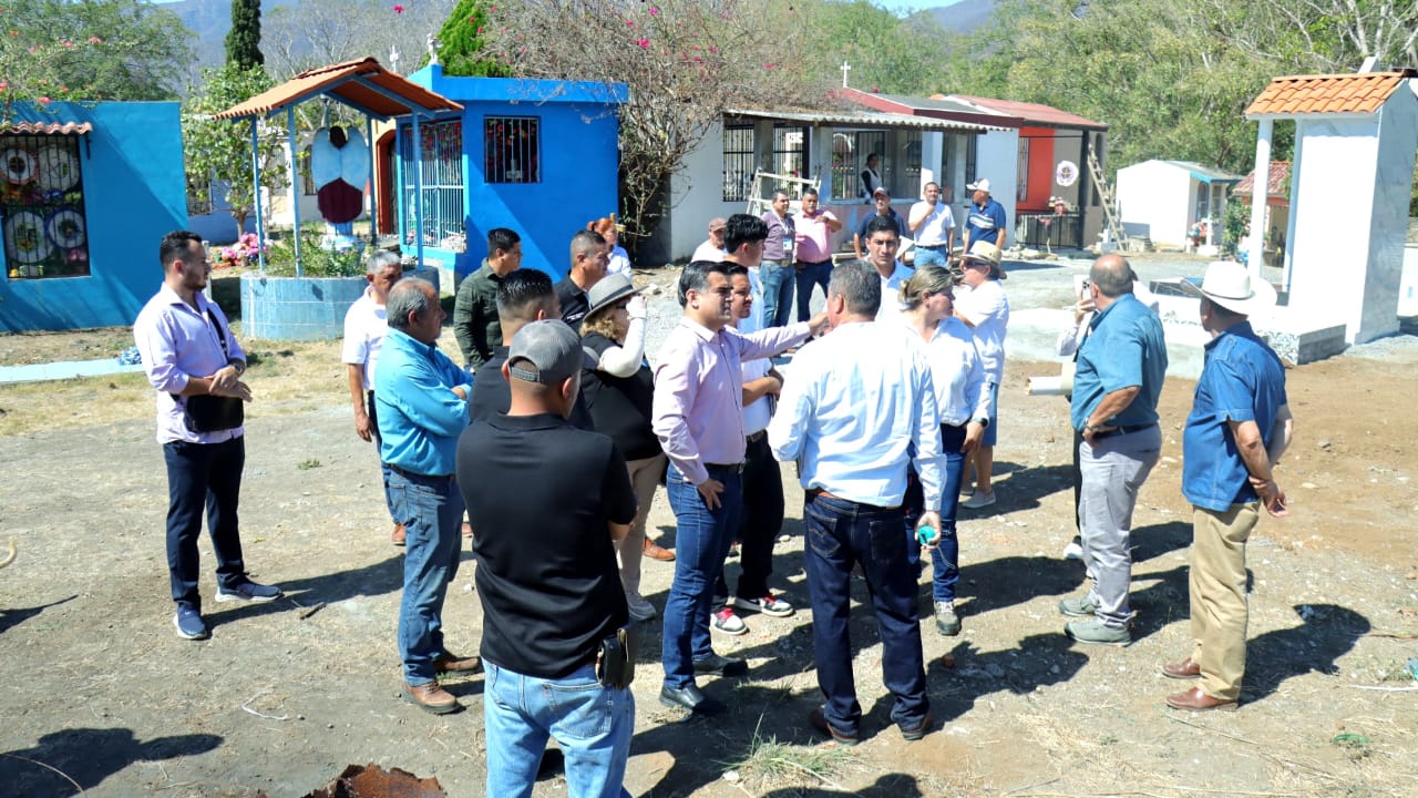 Inicia Presidente Riult Rivera con la mejora integral del panteón de ...